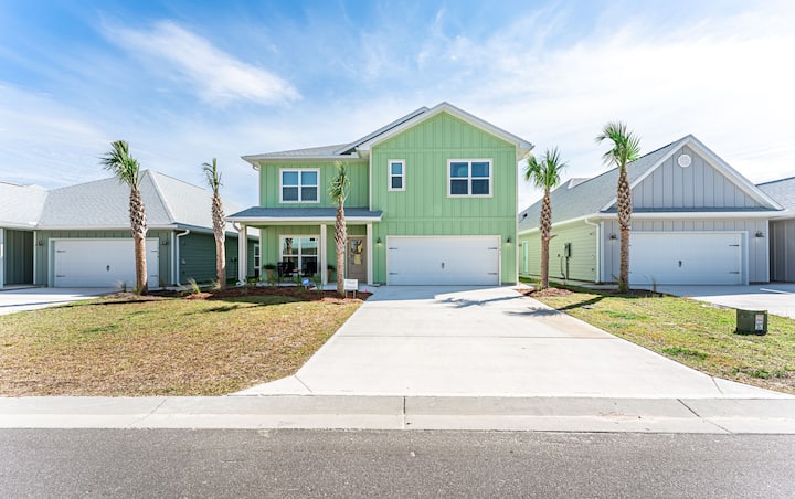 Summer Deals Beach House, Golf Cart And 2 Pools! - Port St. Joe, FL