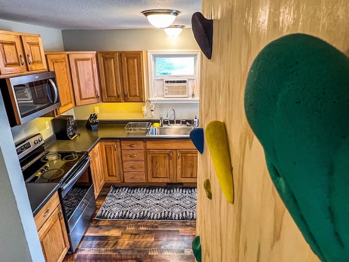 Dirtbag Cavern - 4br Climber's Paradise In Cos - Manitou Springs, CO