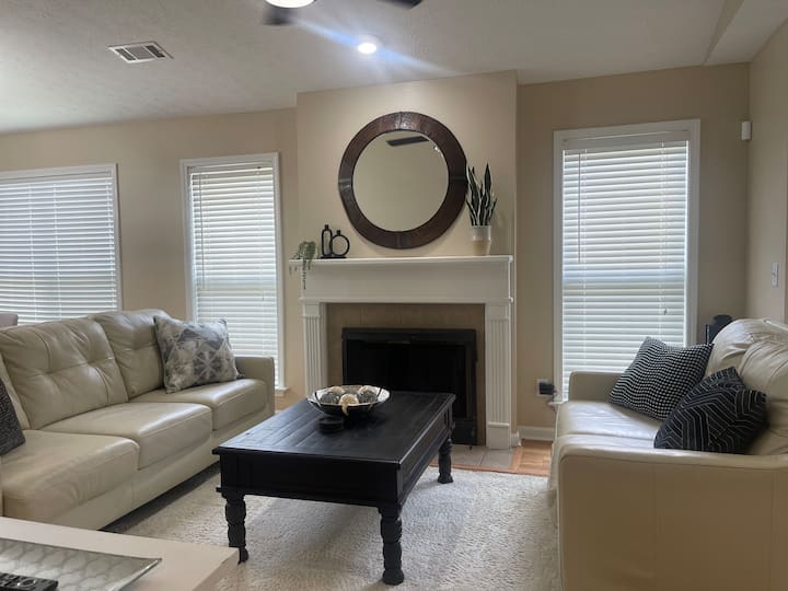 Gate Subdivision Modern Home - Montgomery, AL
