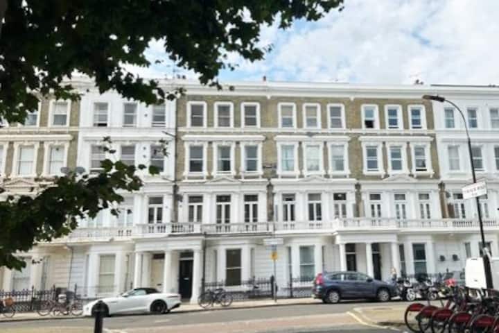 Modern 1 Bedroom On Victorian Top Floor - Central London