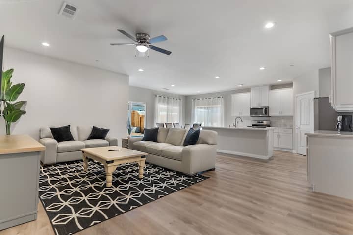 4br/3ba New Home Near Shopping, Dining & 99 Fwy - Bakersfield, CA