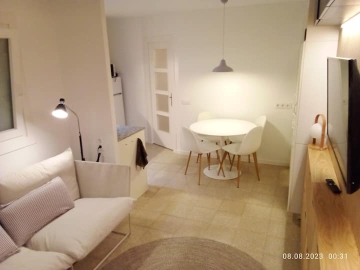 Newly Renovated 2 Bed Apartment! - Blanes