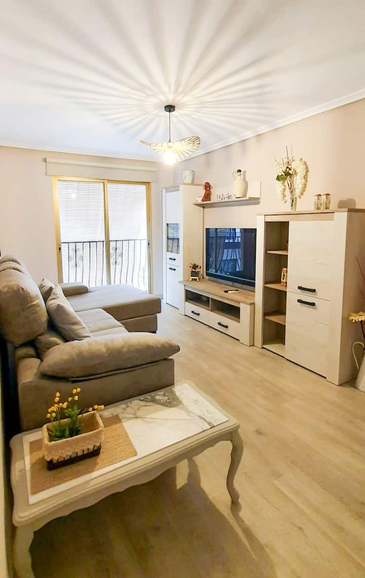 Precioso Y Cómodo Piso En Casco Antiguo - Benidorm