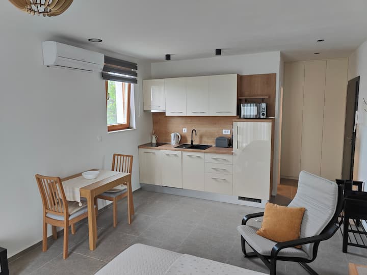 Apartment Pero - Pirovac