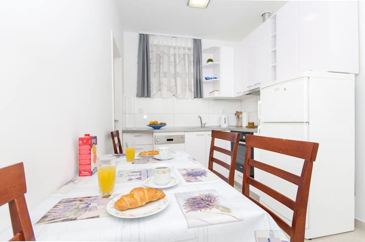 Cosy Apartment In The Center Of Split - Split