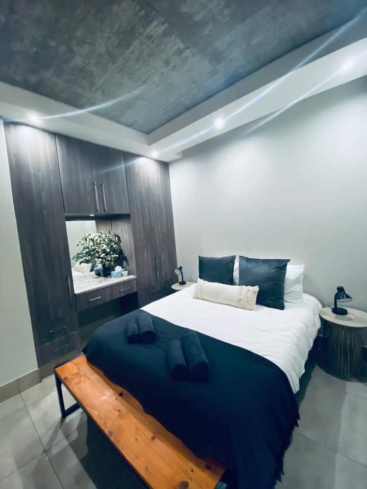 Urban Hideaway In Student Hub By Loftus Versveld - Pretoria