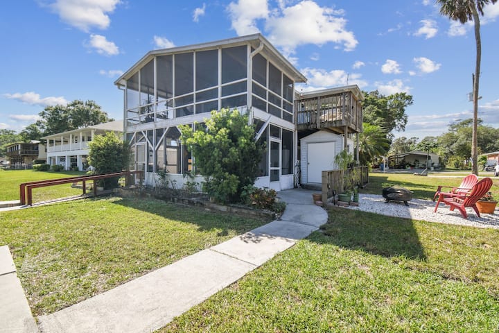 Weeki Wachee Waterfront - Mudd River Fish Camp Too - Weeki Wachee