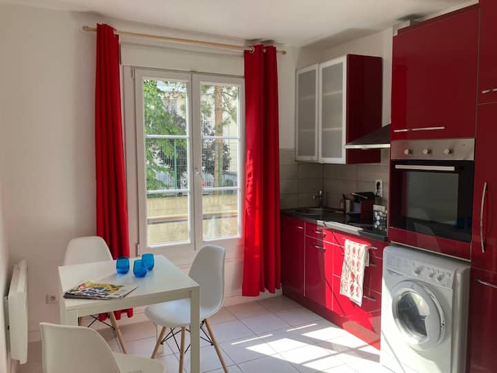 2 Pièces Paris Centre Proche République - Paris