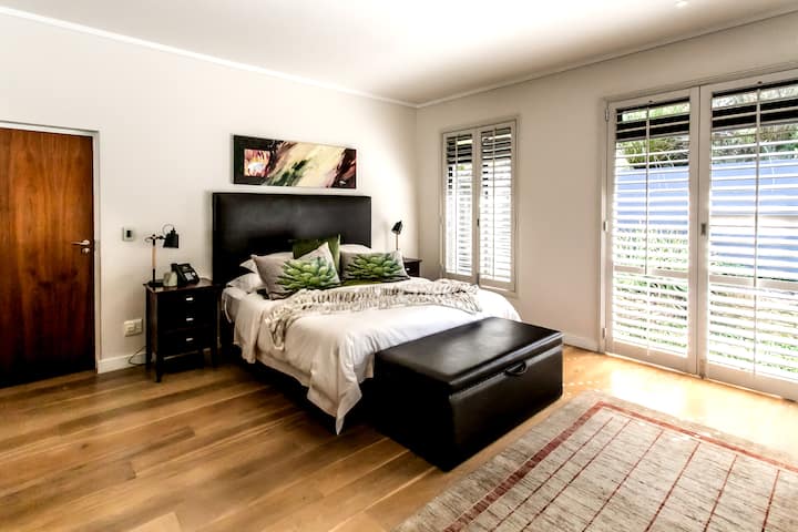 Selkirk House Bedroom 5 - Hermanus