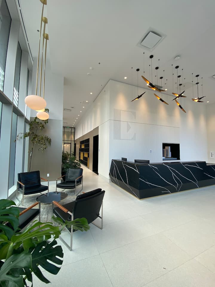 Luxury New Downtown 14th Floor - Montreal