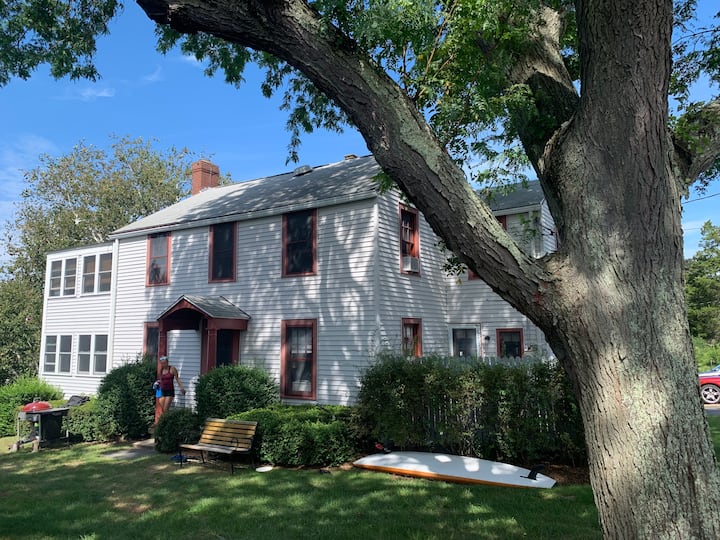 Classic Beach Cottage - Madison, CT