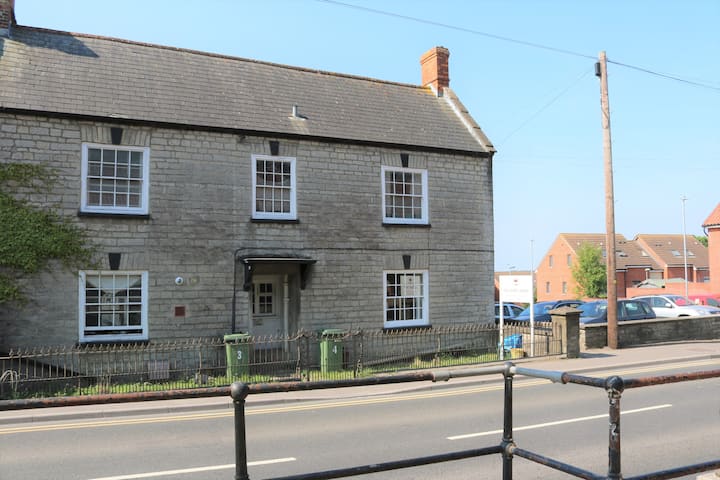 Grade Ii Listed Building Beneath Glastonbury Tor - 格拉斯頓伯里