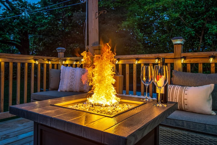 Hideaway Retreat Bungalow W/ Hot Tub - Midland