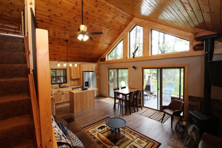 Post Lake Waterfront Cottage - Pelican Lake, WI