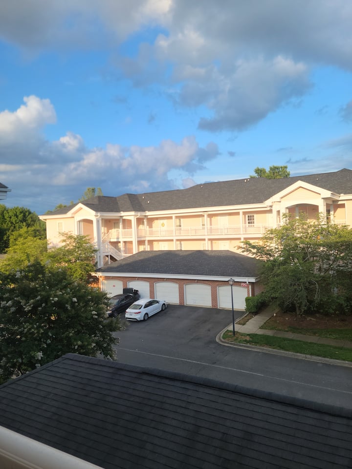 Cozy Condo - Charlotte