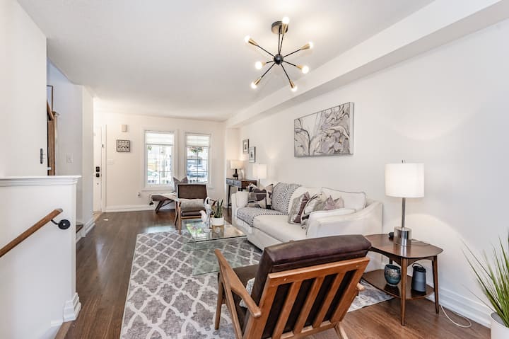 4 Br Home In Oakville - Burlington