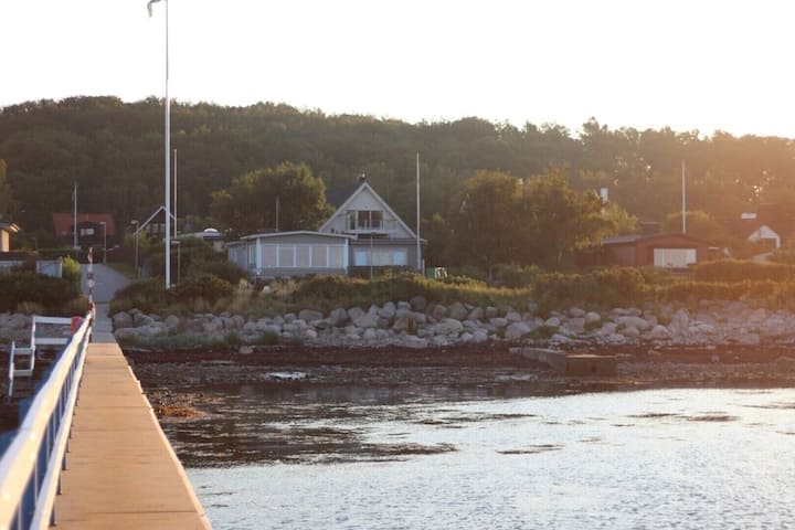 Domsten - Right By The Ocean - Viken