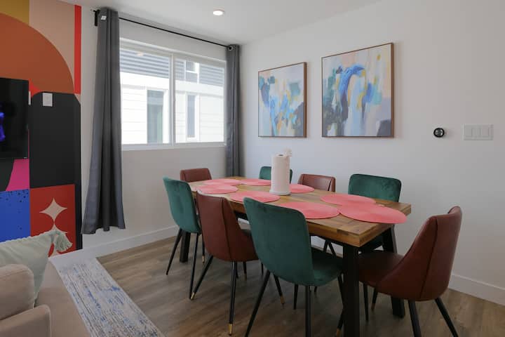 Eminent And Notable 4b/2.5b Residence - Los Angeles, CA