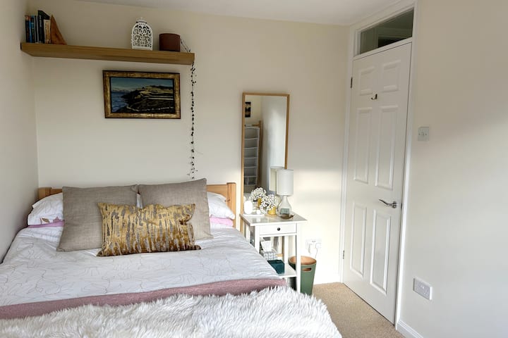 Double
Room With Country Views, Plus Workspace - Bruton
