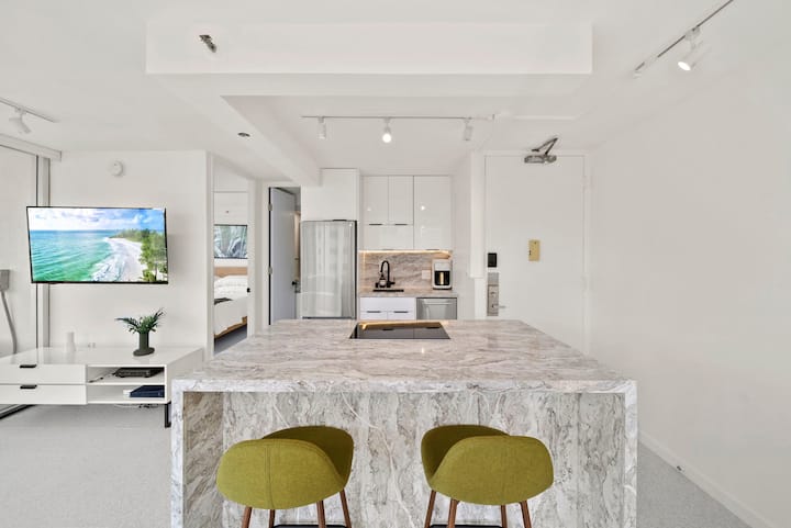City View Luxurious 1 Bedroom Mins From The Beach - Honolulu, HI