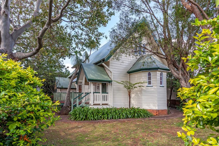 The Country Chapel Bed N Breakfast - Toowoomba