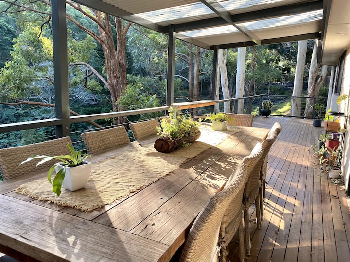 Charming Leafy House In Figtree - Austinmer