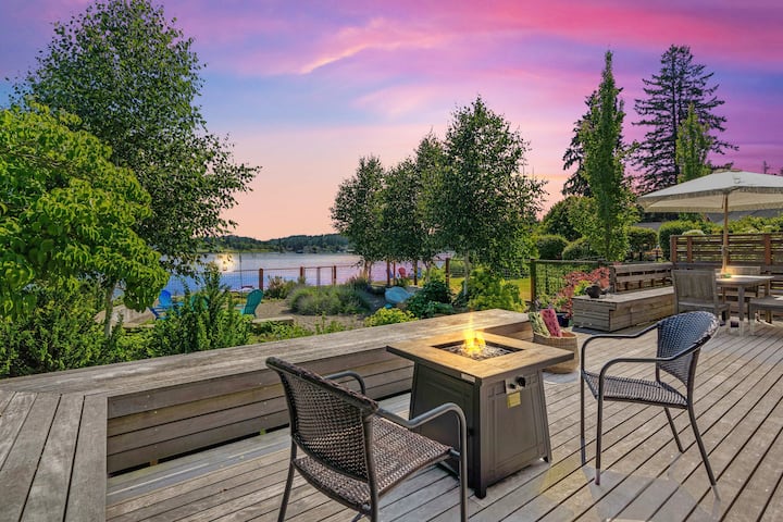 Poulsbo Shore Retreat W/ Kayaks, Sups, & Bikes! - Poulsbo, WA
