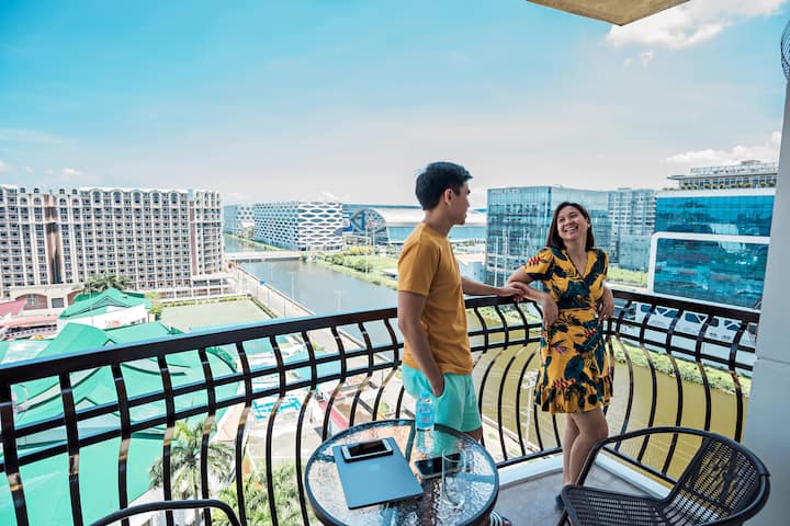 Cozy 2 Balcony Condo Near Airport, Malls & Casinos - Parañaque