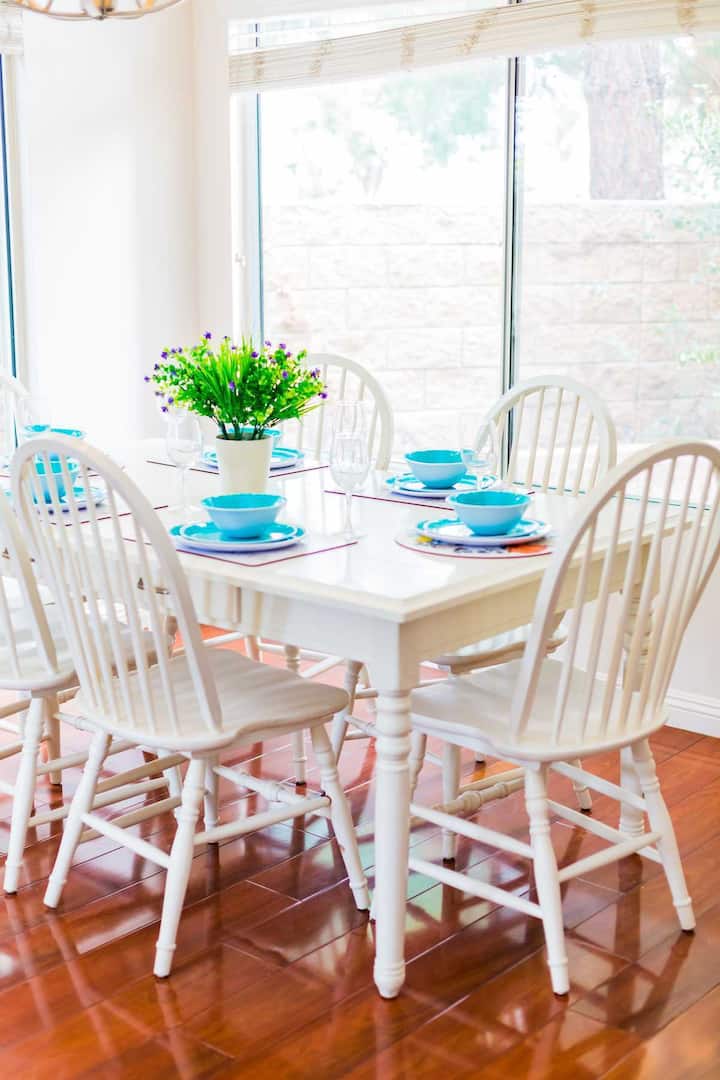 Bright 4br Villa On Corona | 2-car Garage E#41276 - 科洛納