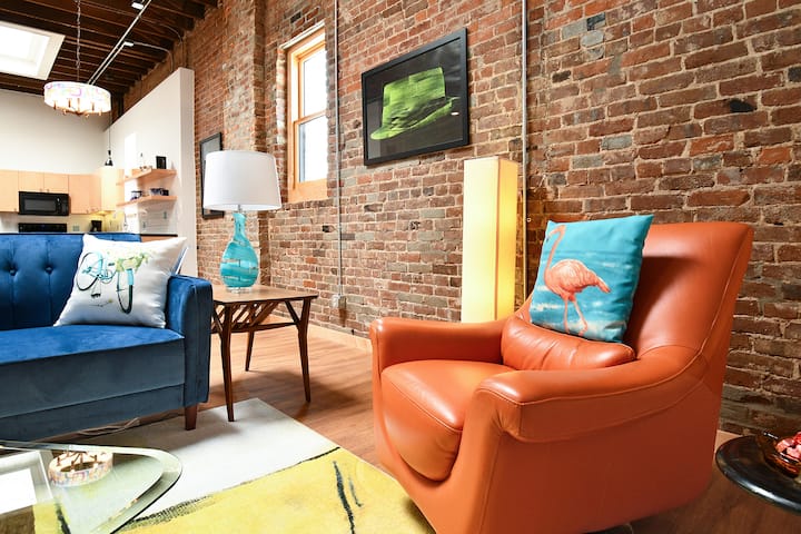 The Frisco Loft! A Fresh, Fun And Funky Loft! - Springfield, MO