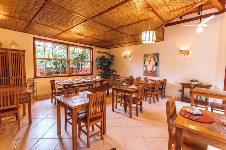 Velinn Pousada Villa Caiçara- Qt. Junior C/café - Ilhabela