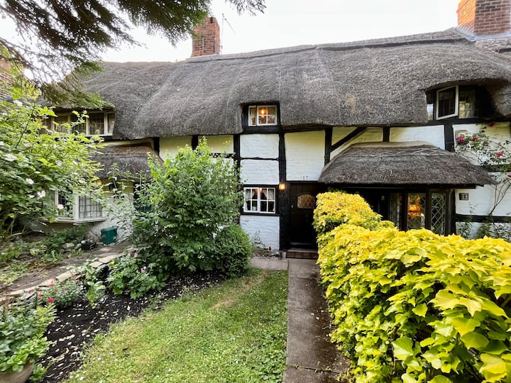 Cottage In Hathaway Hamlet - Stratford-upon-Avon