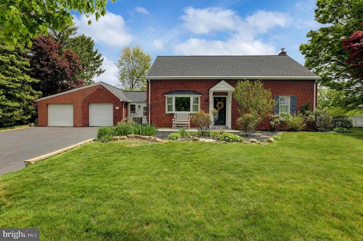 Pet Friendly, Fenced 4 Bedroom Long-term Rental - Hershey, PA