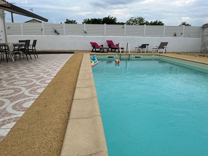Maison 6 Pers Avec Piscine Chauffée Et Jardin Clos - Angles