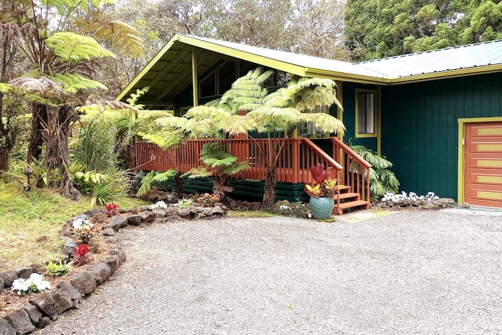 The Jungalow - Volcano, HI