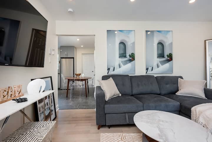 Renovated 2 Bdrm/ 1 Parking/ Bbq/ Patio - Longueuil