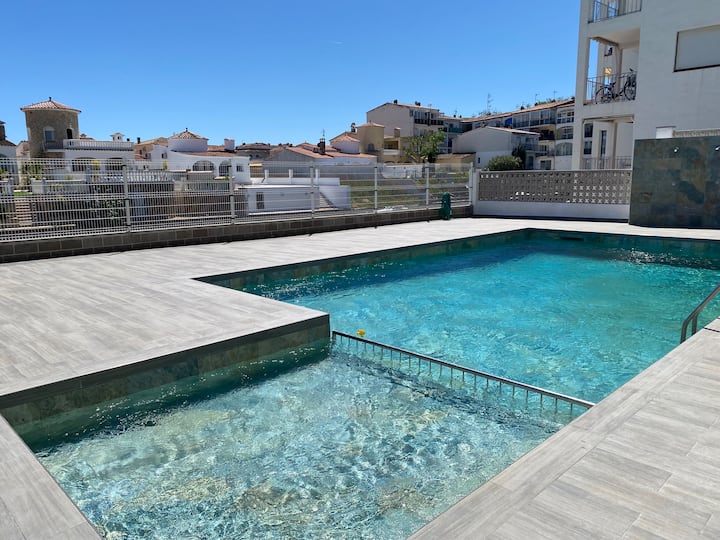 Valira Appart Piscine Commune & Superbe Vue Canal - Empuriabrava