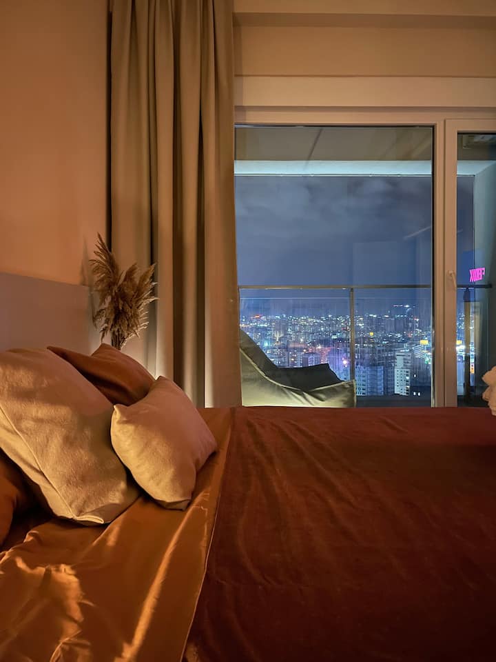 Elemental Stays - Calm | Penthouse | City View - Kosovo