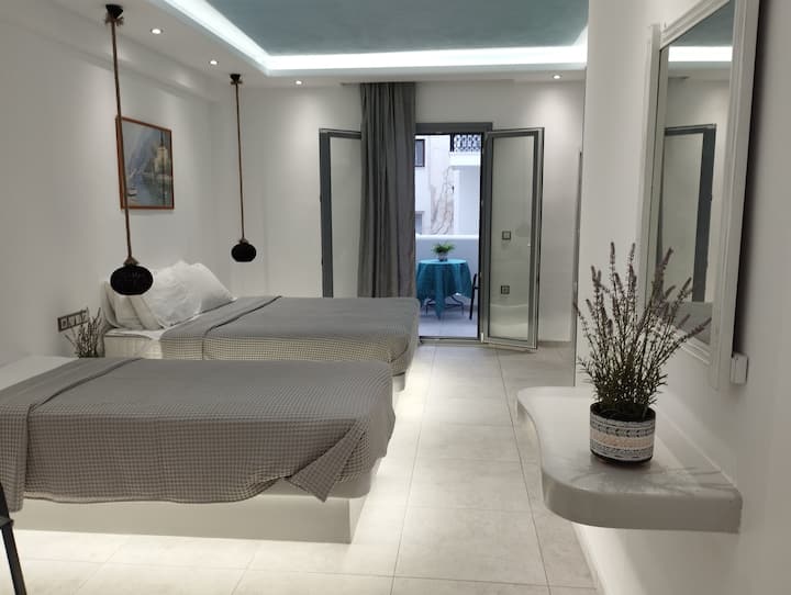 Rodiani Room For 3 - Naxos