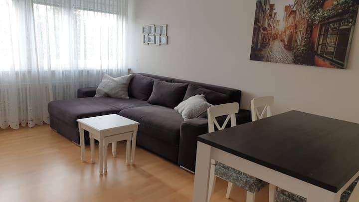 Helle 3 Zimmer Wohnung Mit Balkon - Sindelfingen