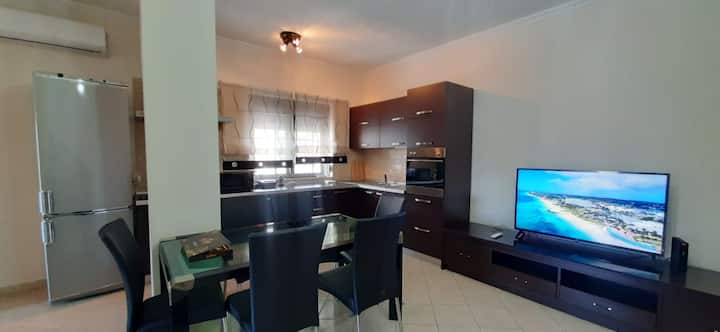 Apartment 2 Mins Walk To The Sea - Durres