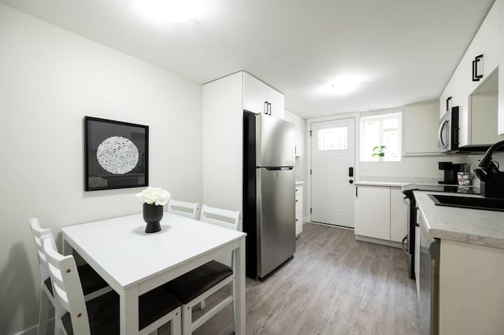 Downtown Delight: 2br Basement Suite! - Kamloops