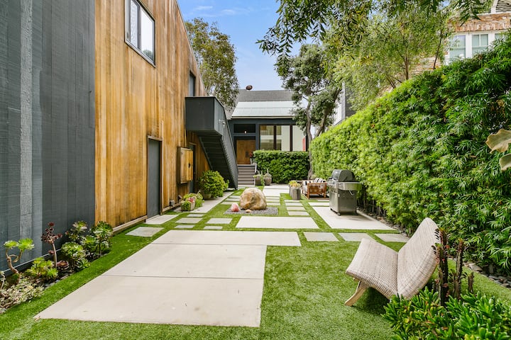 Chic Malibu Colony By Stayla Rentals - Malibu, CA