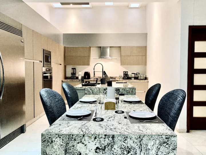 Luxury Priv. Suite W/ Whirlpool Tub 15 Mn Airport - Cancún