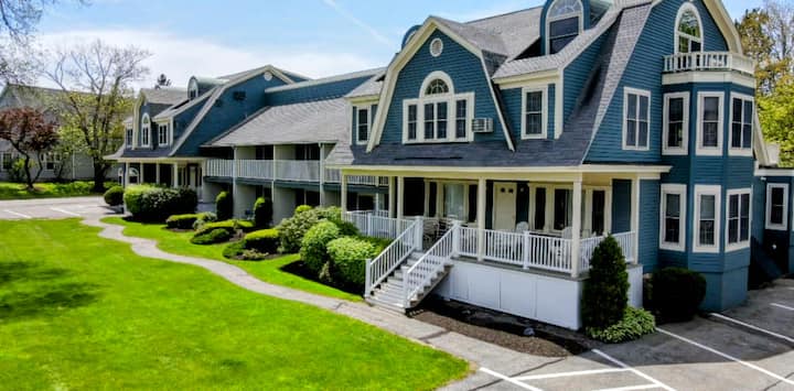 Beautiful Condo In Seacastles - York, ME