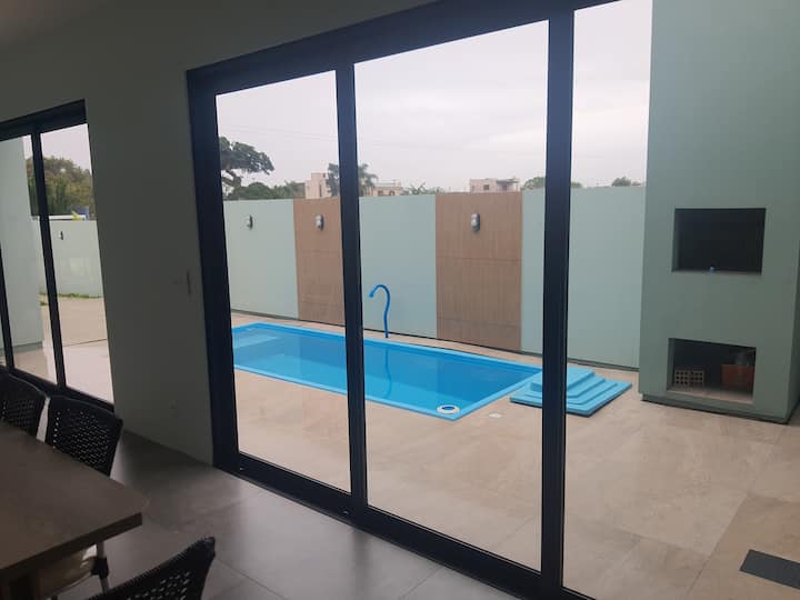 Casa 3 Quartos Com Piscina-perto Do Centro E Praia - Torres, Brazil