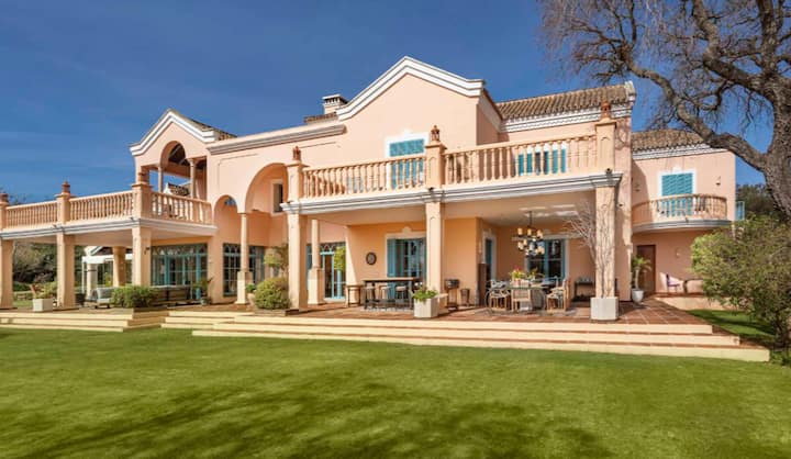 Exclusive Villa In Sotogrande - San Roque