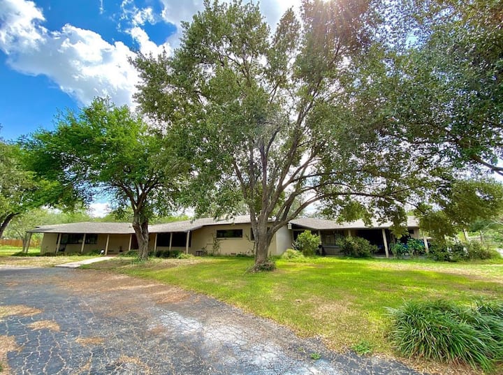 Studio Near Nas-kingsville - Kingsville, TX