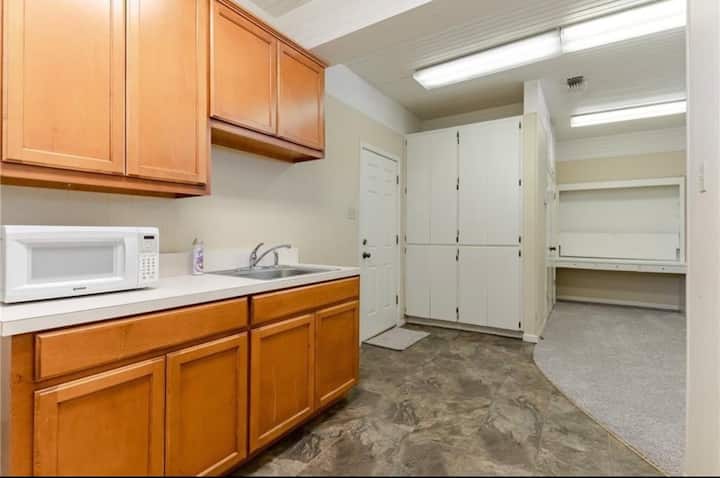 Studio Near Nas-kingsville - Kingsville, TX