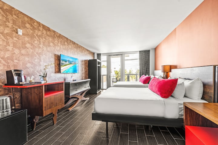 Two-bedroom, Two-bath With Balcony | Miami Beach - Miami Beach, FL